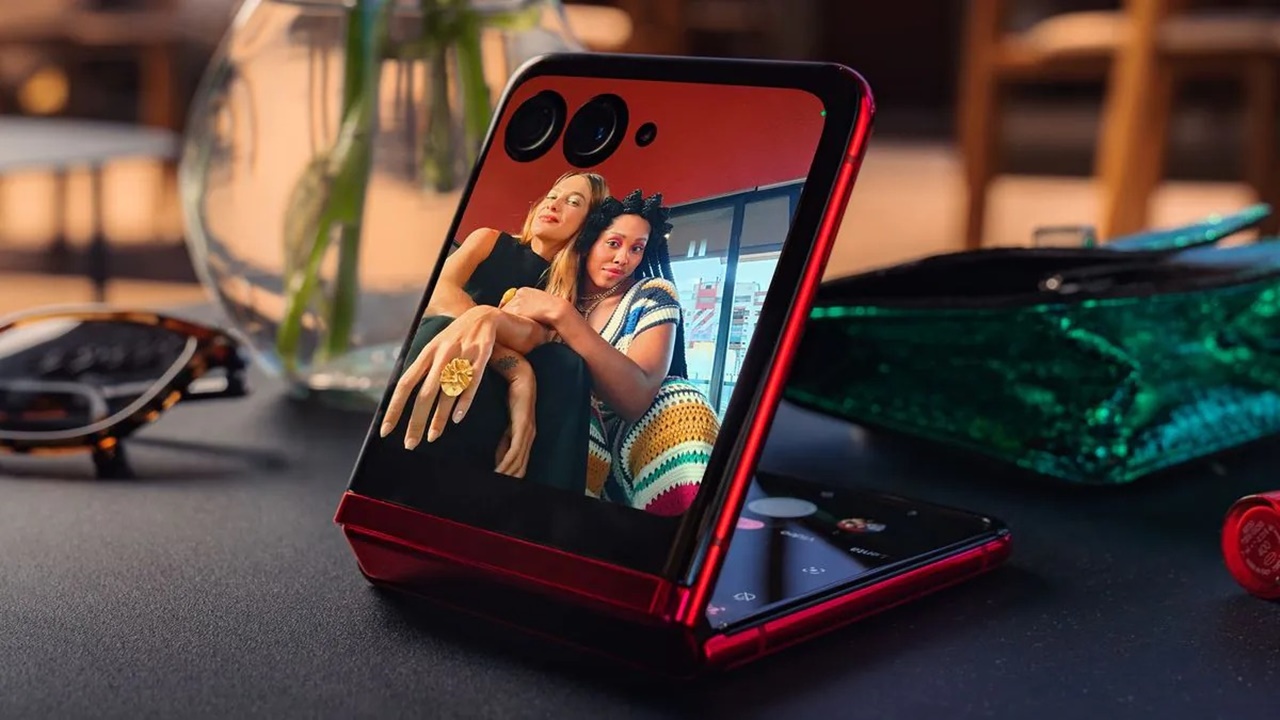 Motorola Razr 40 Ultra uygun fiyatıyla stokları tüketti - Yeşil Robot